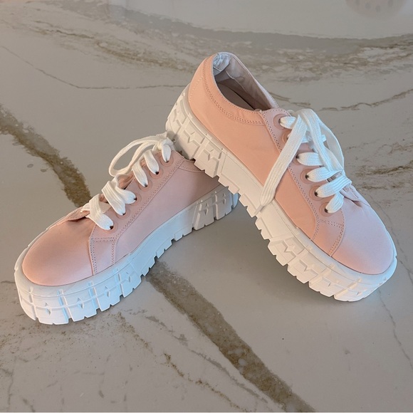 Shoes | Light Pink Platform Sneakers Size 55 | Poshmark